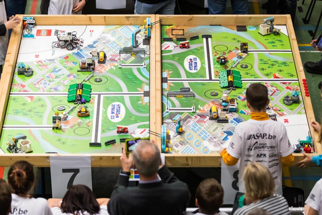 Wat is FIRST LEGO League? | Voka