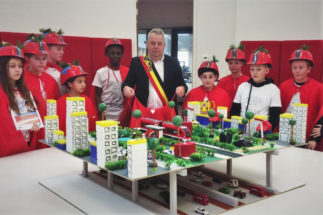 Wat is FIRST LEGO League? | Voka